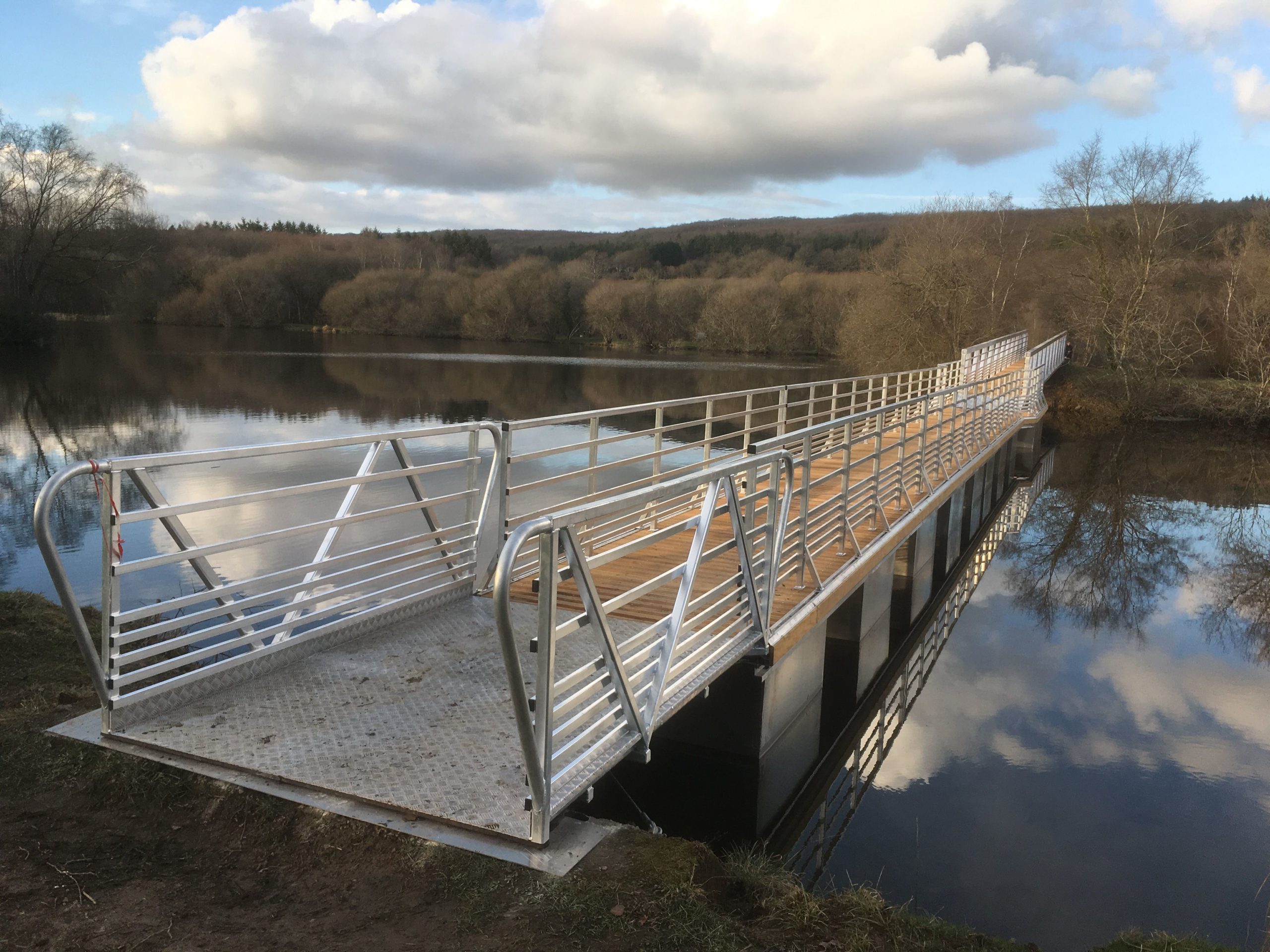 Passerelle et ponton flottant - Brandivy (56) - Pech'Alu