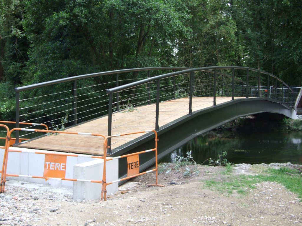 Passerelle - Lardy (91) - Pech'Alu